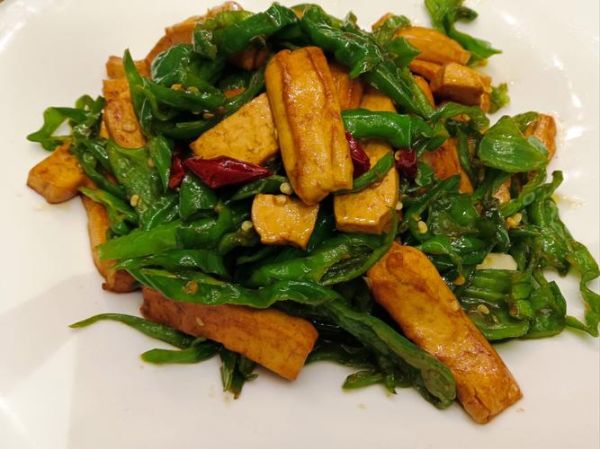 香干炒辣椒怎么炒好吃_香干炒辣椒家常做法-第3张图片-山城妙识