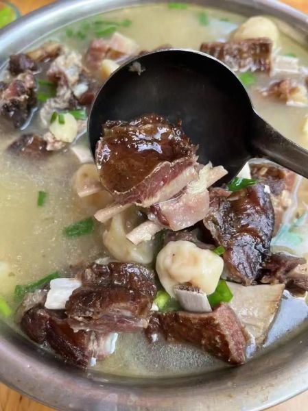 腊排骨怎么做好吃_腊排骨炖什么配菜最香-第1张图片-山城妙识