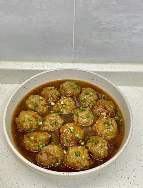 红烧狮子头加豆腐怎么做_家常版详细步骤-第3张图片-山城妙识