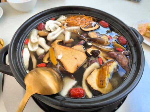 菌类煲汤食谱大全_哪些菌菇适合炖汤-第2张图片-山城妙识 菌类煲汤食谱大全_哪些菌菇适合炖汤-第2张图片-山城妙识