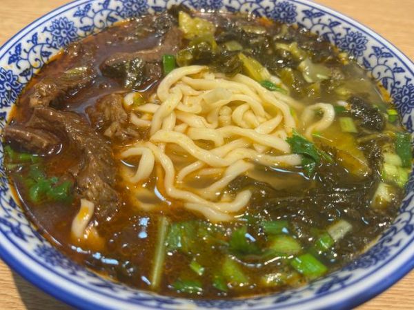 酸菜牛肉面怎么做_酸菜牛肉面汤头秘诀-第1张图片-山城妙识