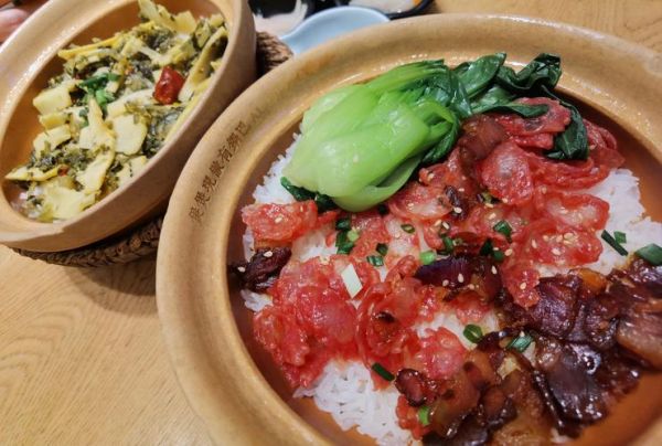 腊味煲仔饭热量高吗_腊味煲仔饭减肥能吃吗-第3张图片-山城妙识