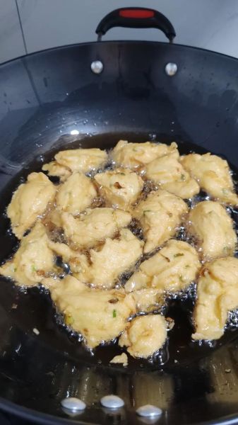 油炸肉圆怎么做_油炸肉圆外皮酥脆秘诀-第3张图片-山城妙识