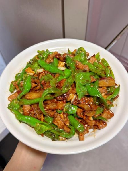 辣椒炒肉用什么辣椒_湖南人为什么偏爱螺丝椒-第1张图片-山城妙识