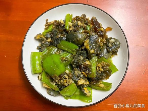 虎皮青椒炒皮蛋怎么做_虎皮青椒炒皮蛋好吃吗-第2张图片-山城妙识