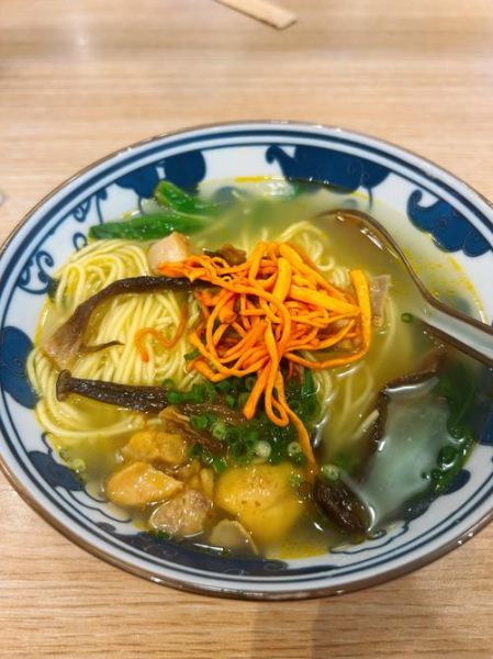 鸡汤面条放什么菜好吃_鸡汤面加什么蔬菜最香-第1张图片-山城妙识 鸡汤面条放什么菜好吃_鸡汤面加什么蔬菜最香-第1张图片-山城妙识