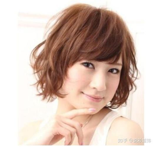 窝瓜脸适合什么发型_窝瓜脸怎么化妆-第3张图片-山城妙识