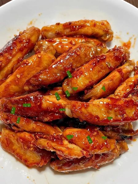 蚝油焖鸡翅怎么做_蚝油焖鸡翅的家常做法-第1张图片-山城妙识