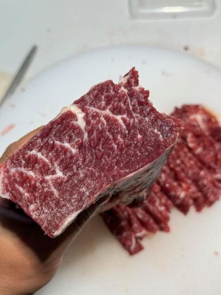 雪花牛肉怎么做好吃_雪花牛肉做法大全-第2张图片-山城妙识