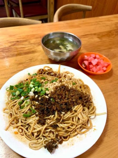 燃面是哪里的面食_燃面为什么叫燃面-第1张图片-山城妙识 燃面是哪里的面食_燃面为什么叫燃面-第1张图片-山城妙识