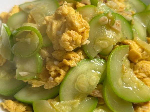 蒲瓜炒蛋怎么做_蒲瓜炒蛋要不要焯水-第3张图片-山城妙识 蒲瓜炒蛋怎么做_蒲瓜炒蛋要不要焯水-第3张图片-山城妙识