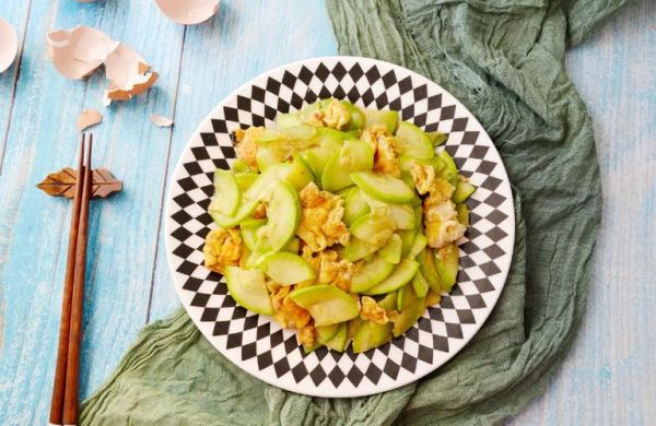 蒲瓜炒蛋怎么做_蒲瓜炒蛋要不要焯水-第1张图片-山城妙识 蒲瓜炒蛋怎么做_蒲瓜炒蛋要不要焯水-第1张图片-山城妙识