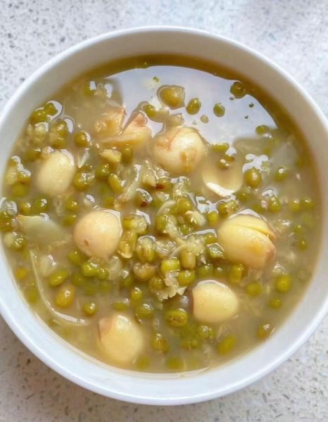 莲子绿豆粥的做法大全_莲子绿豆粥怎么煮最解暑-第1张图片-山城妙识