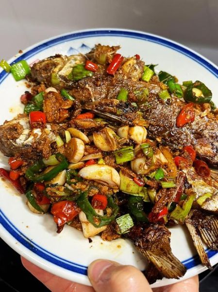 麻辣小鲫鱼怎么做_麻辣小鲫鱼的家常做法-第3张图片-山城妙识