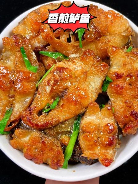 香煎鲈鱼怎么做好吃_家常香煎鲈鱼的做法窍门-第1张图片-山城妙识