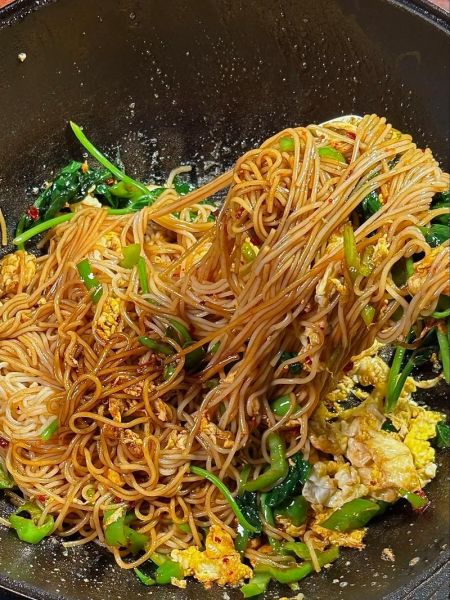 炒粉怎么炒不粘锅_炒粉用什么粉最好吃-第1张图片-山城妙识