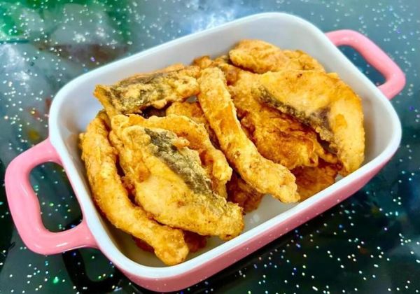 油炸草鱼块怎么做才酥脆_草鱼块炸多久才金黄-第2张图片-山城妙识