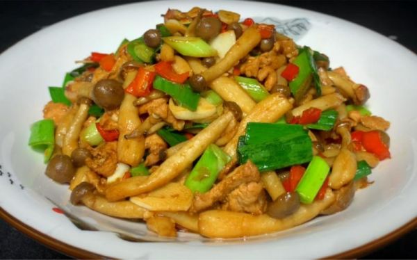 炒蟹味菇的家常做法窍门_蟹味菇怎么炒才好吃-第2张图片-山城妙识