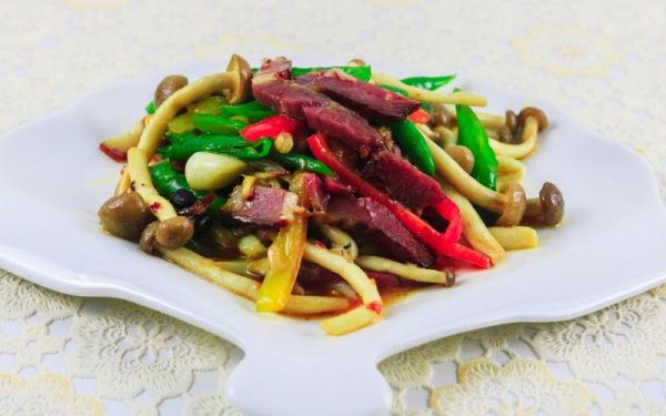 炒蟹味菇的家常做法窍门_蟹味菇怎么炒才好吃-第3张图片-山城妙识