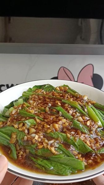 蒜蓉油麦菜怎么做_蒜蓉油麦菜焯水多久-第3张图片-山城妙识