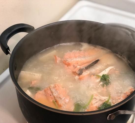 三文鱼骨汤禁忌_什么人不能喝-第1张图片-山城妙识 三文鱼骨汤禁忌_什么人不能喝-第1张图片-山城妙识