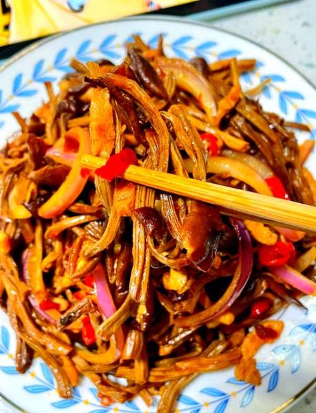 生茶树菇怎么炒好吃_茶树菇炒多久才熟-第1张图片-山城妙识 生茶树菇怎么炒好吃_茶树菇炒多久才熟-第1张图片-山城妙识