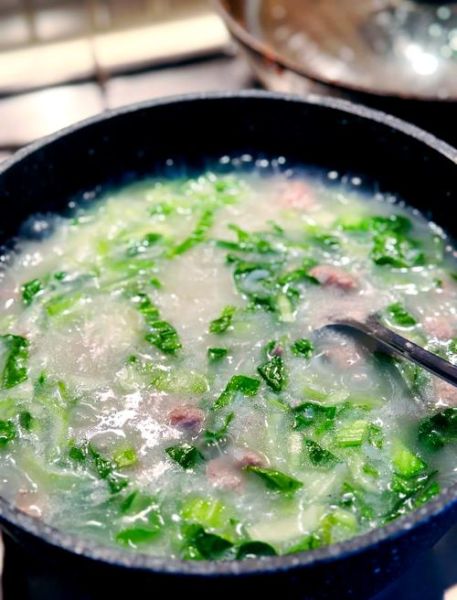 青菜粥什么时候放青菜_青菜粥青菜下锅时间-第2张图片-山城妙识