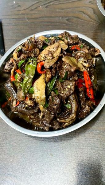 血鸭怎么做才正宗_血鸭最正宗的做法-第3张图片-山城妙识