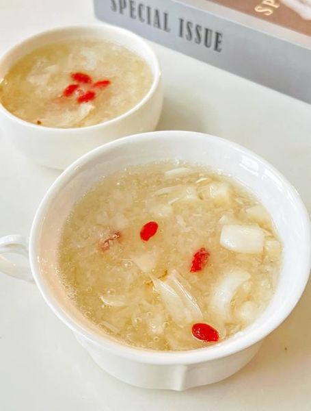 雪梨银耳百合糖水的功效与作用_怎么做才润肺止咳-第2张图片-山城妙识