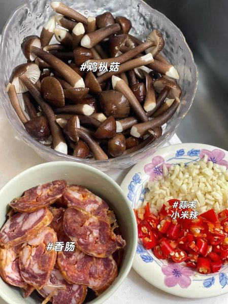 青椒炒鸡枞怎么做_鸡枞菌怎么炒才好吃-第3张图片-山城妙识 青椒炒鸡枞怎么做_鸡枞菌怎么炒才好吃-第3张图片-山城妙识