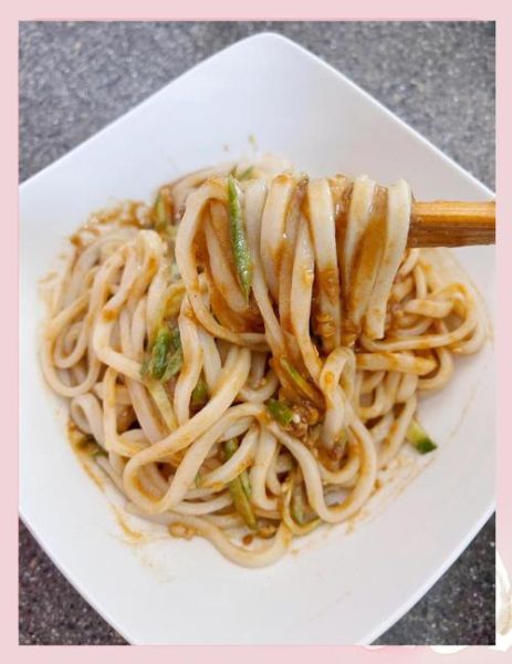 麻酱凉面怎么做才正宗_正宗麻酱凉面配方-第3张图片-山城妙识