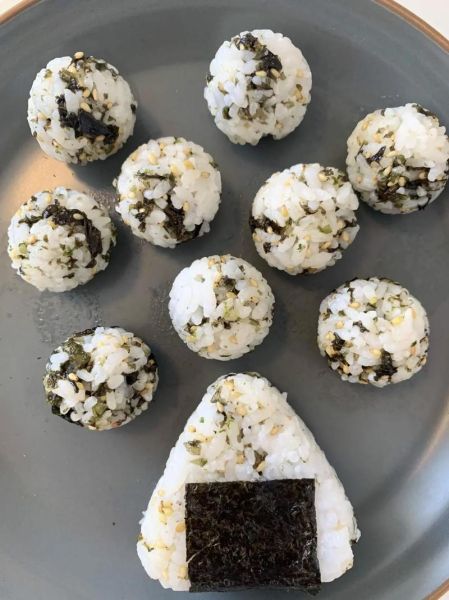 手工饭团怎么做_手工饭团保存多久-第1张图片-山城妙识 手工饭团怎么做_手工饭团保存多久-第1张图片-山城妙识