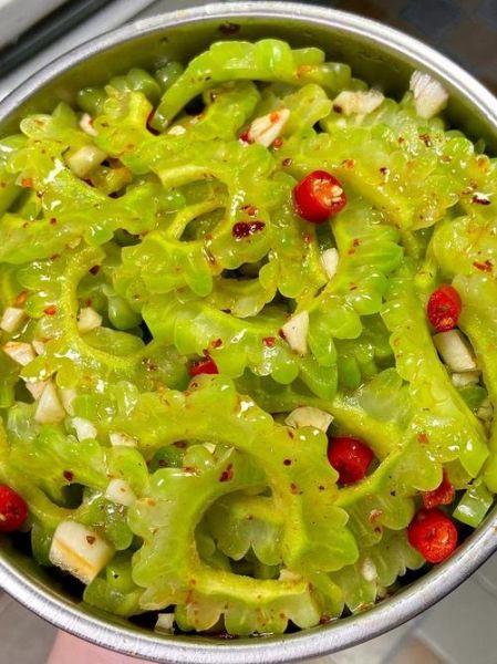 凉拌苦瓜怎么做最好吃_苦瓜不苦又爽脆的秘诀-第2张图片-山城妙识