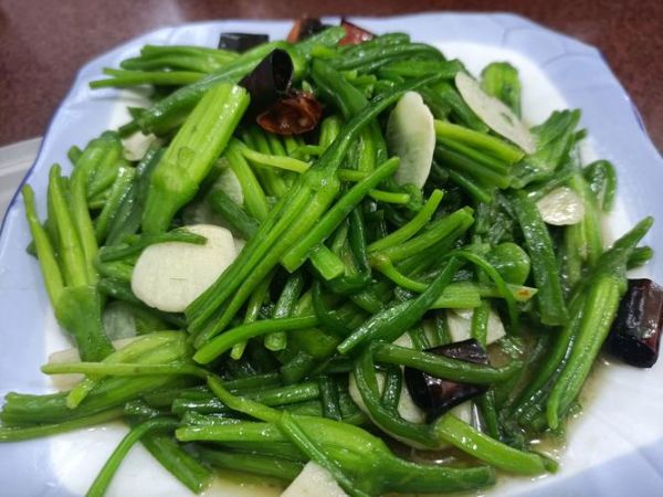 云南十大经典名菜有哪些_云南名菜做法大全-第1张图片-山城妙识