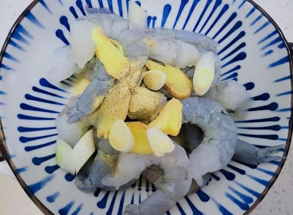 软炸虾仁怎么做_软炸虾仁的家常做法大全集-第1张图片-山城妙识