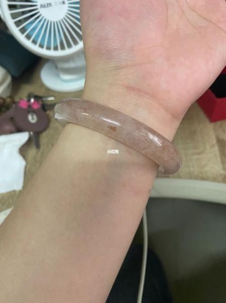 草莓酱手镯是什么材质_草莓酱手镯怎么保养-第2张图片-山城妙识