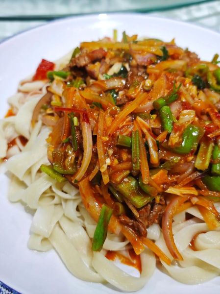 新疆拌面菜的做法大全窍门_怎么炒才筋道不坨-第1张图片-山城妙识 新疆拌面菜的做法大全窍门_怎么炒才筋道不坨-第1张图片-山城妙识