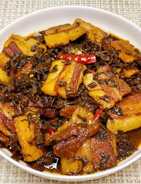 梅干菜炒五花肉怎么做_梅干菜炒五花肉用焯水吗-第2张图片-山城妙识