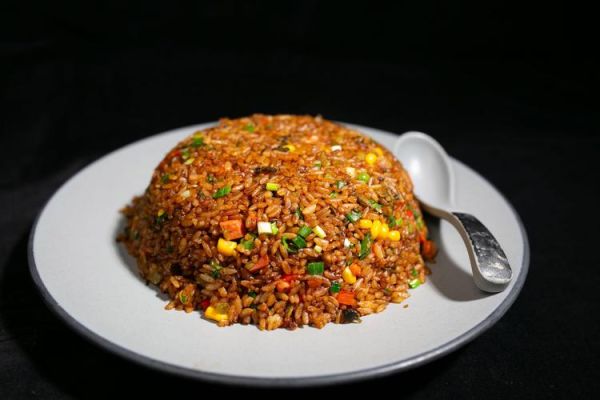 酱油炒饭怎么做_酱油炒饭的家常做法大全-第1张图片-山城妙识