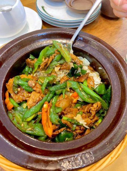 辣椒炒肉饭怎么做_辣椒炒肉饭热量高吗-第3张图片-山城妙识