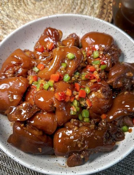 猪蹄怎么做好吃_红烧猪蹄的家常做法-第1张图片-山城妙识