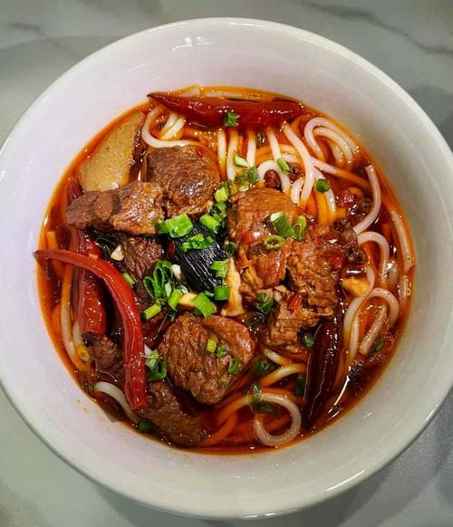 红烧牛肉粉丝怎么做_红烧牛肉粉丝用什么牛肉-第1张图片-山城妙识