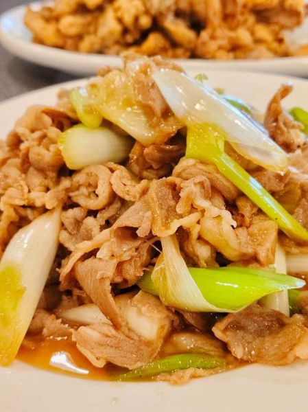 蒜爆羊肉怎么做_蒜爆羊肉家常做法-第1张图片-山城妙识