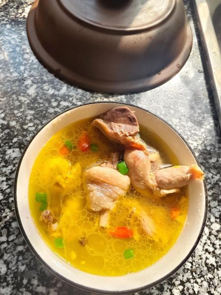 砂锅炖鸡汤要多久_砂锅炖鸡汤最佳时间-第1张图片-山城妙识