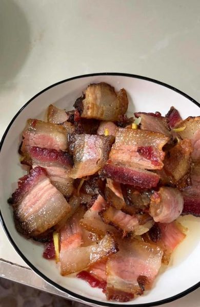 熏肉炒什么菜好吃_熏肉炒菜的绝配有哪些-第3张图片-山城妙识