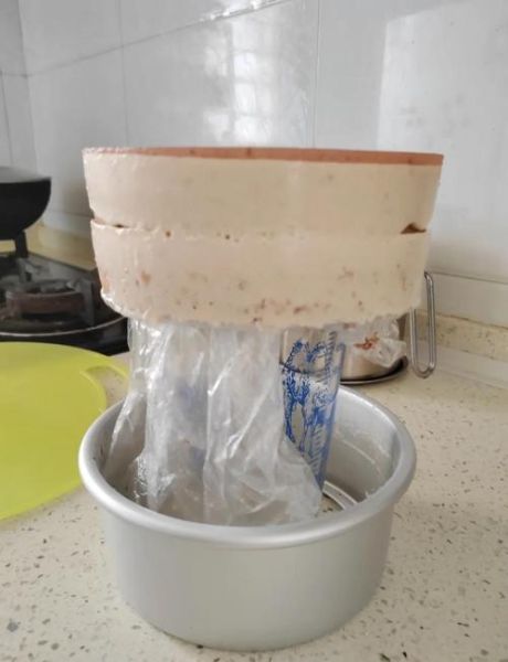 草莓慕斯怎么做_草莓慕斯配方比例-第1张图片-山城妙识