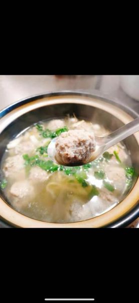 砂锅豆腐丸子怎么做_砂锅豆腐丸子汤的家常做法-第1张图片-山城妙识