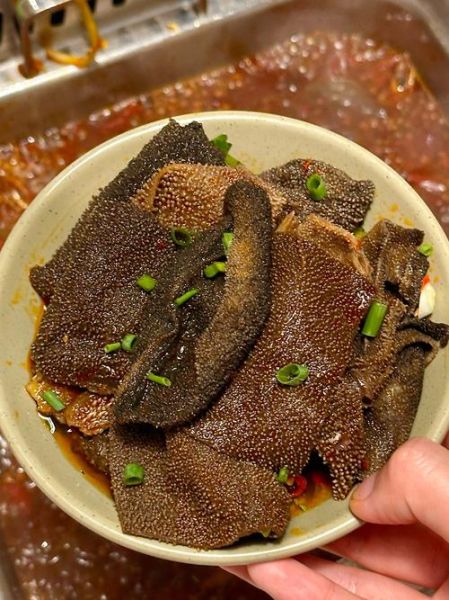 毛肚是什么颜色_毛肚发黑还能吃吗-第3张图片-山城妙识