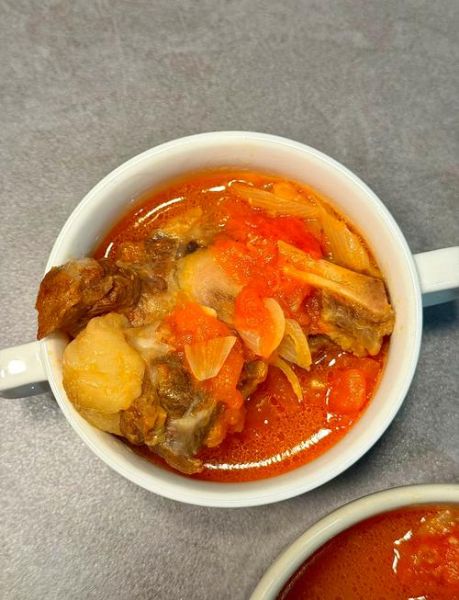 牛尾骨汤怎么炖好喝_牛尾骨汤配料窍门-第2张图片-山城妙识