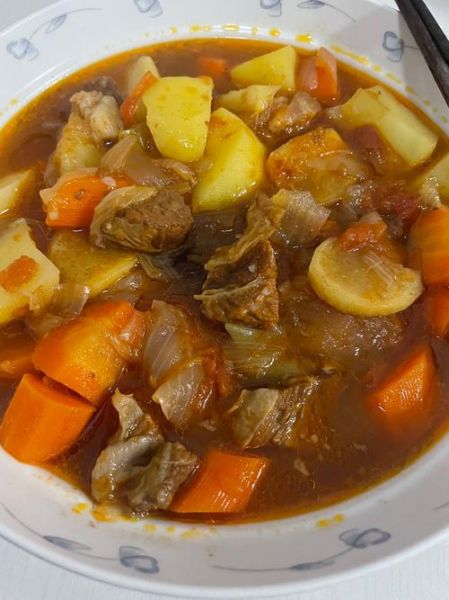 土豆西红柿牛腩怎么做_牛腩炖多久才软烂-第3张图片-山城妙识